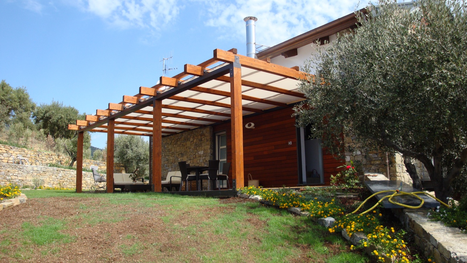 Pergolati e porticati: nuova vita agli spazi esterni - Legno Marchetti